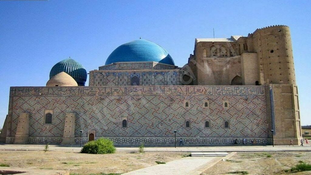 Туры в Туркестан.Поездка в Туркестан.Алматы Туркестан.Экскурсия в Туркестан